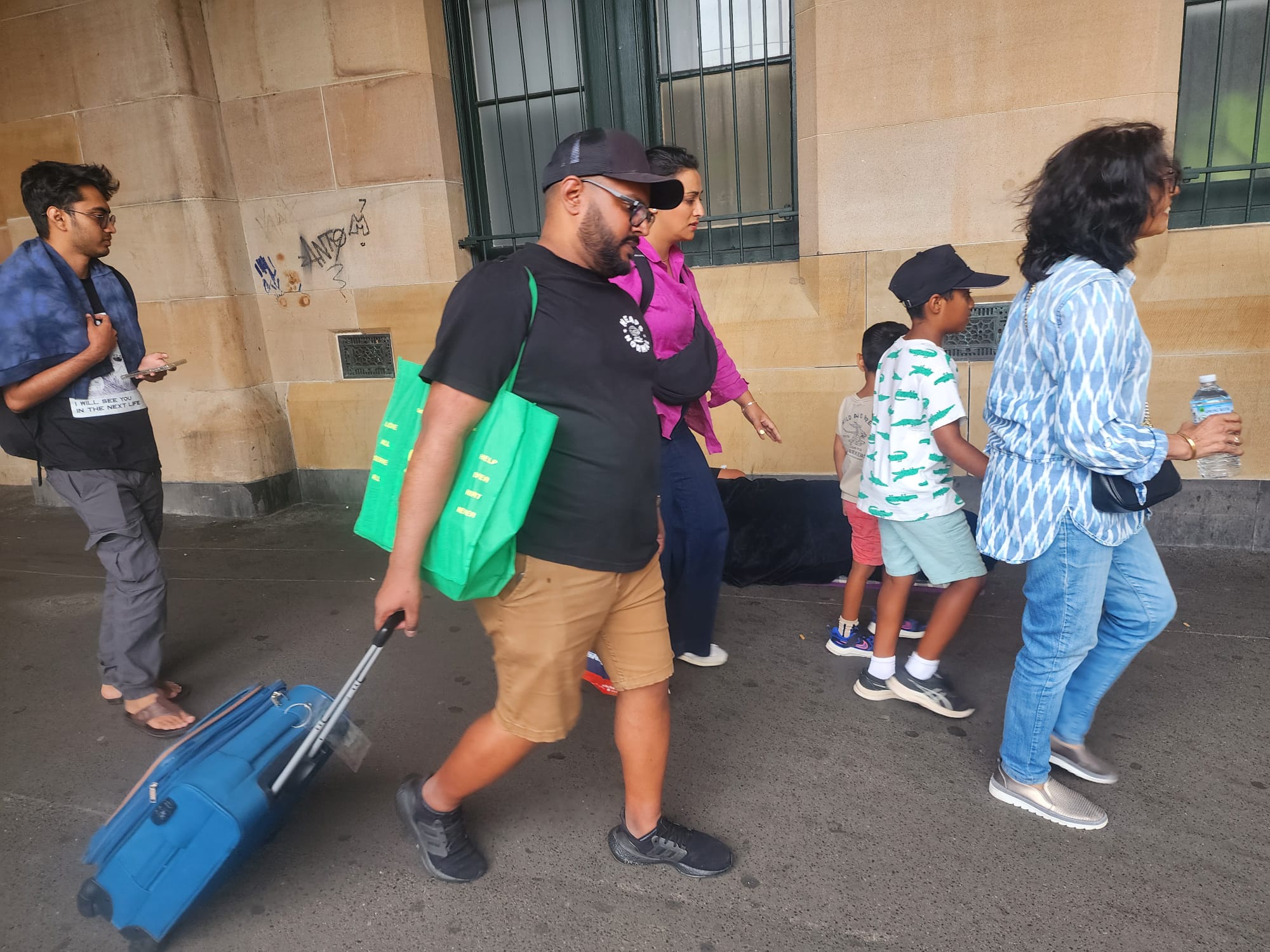 NSW Region: Feeding the homeless – Sri Sathya Sai International ...